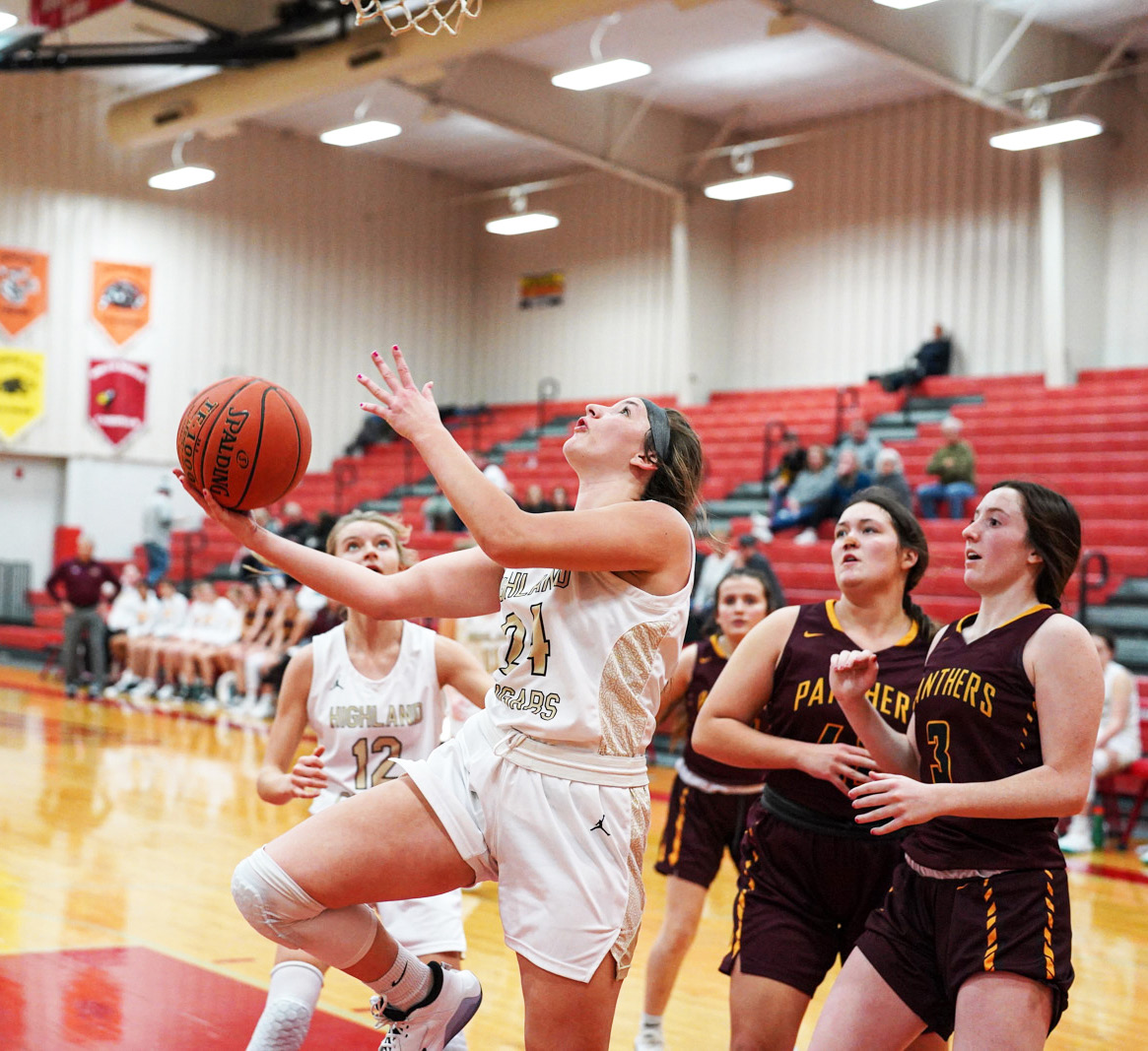 Lady Cougars Win River Rivalry Game With Mt. Pleasant, Iowa – The Edina ...