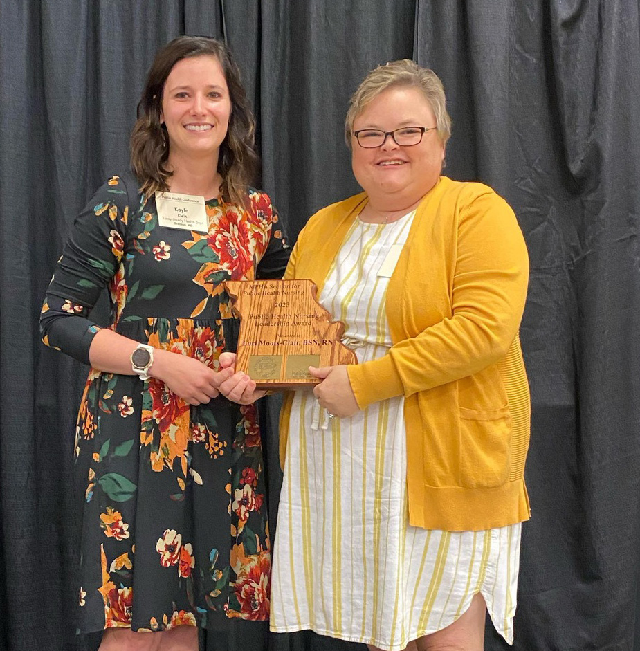 Moots-Clair Honored with Leadership Award – The Edina Sentinel