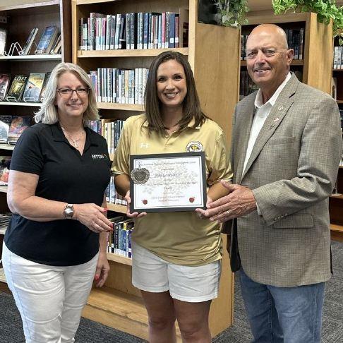 Geisendorfer Named Teacher of the Year – The Edina Sentinel